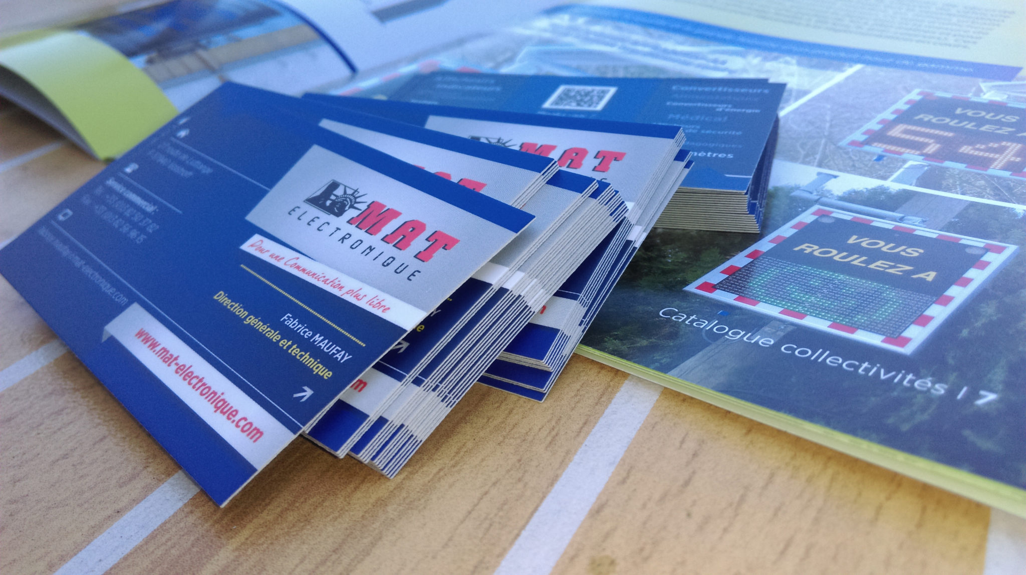 Cartes de visite MAT ÉLECTRONIQUE